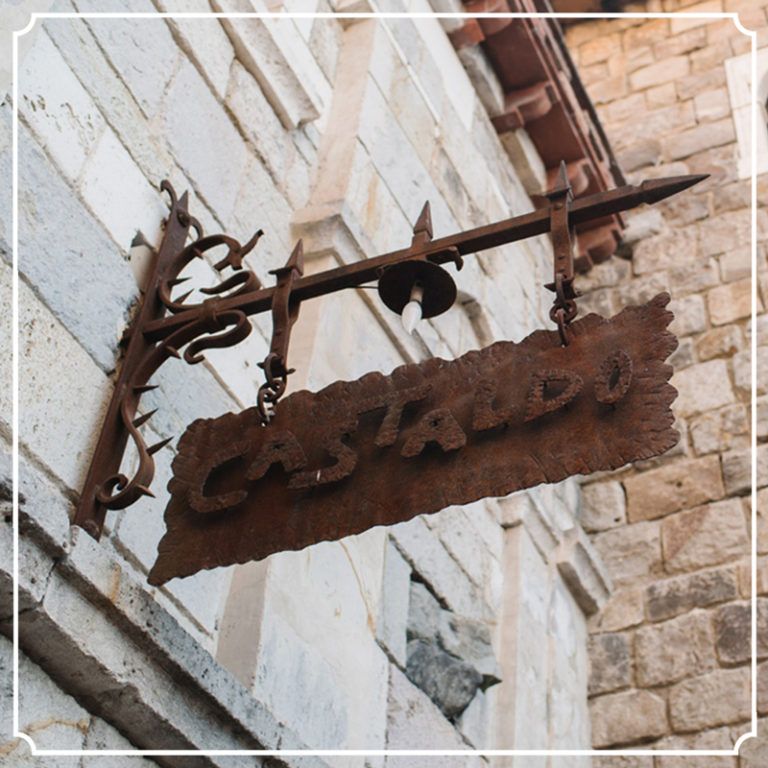 Castle Rooms: Medieval Great Hall, Towers, Chambers & More