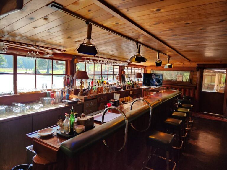 Patrick Creek Historic Lodge Stay at Six Rivers National Forest