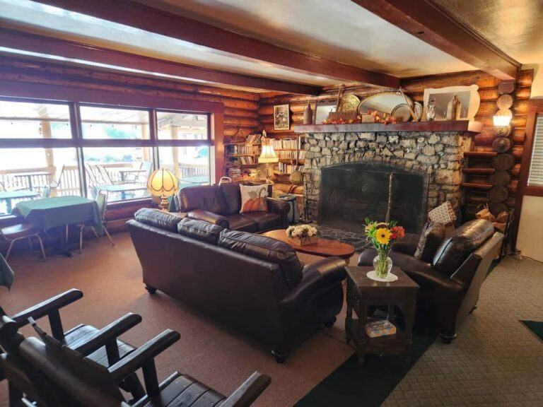 Patrick Creek Historic Lodge Stay at Six Rivers National Forest